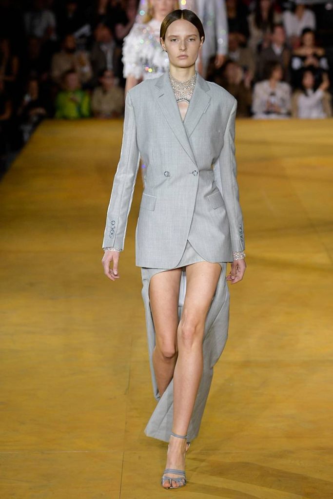 Burberry Spring/Summer 2020 Ready-To-Wear Collection – Classy and ...